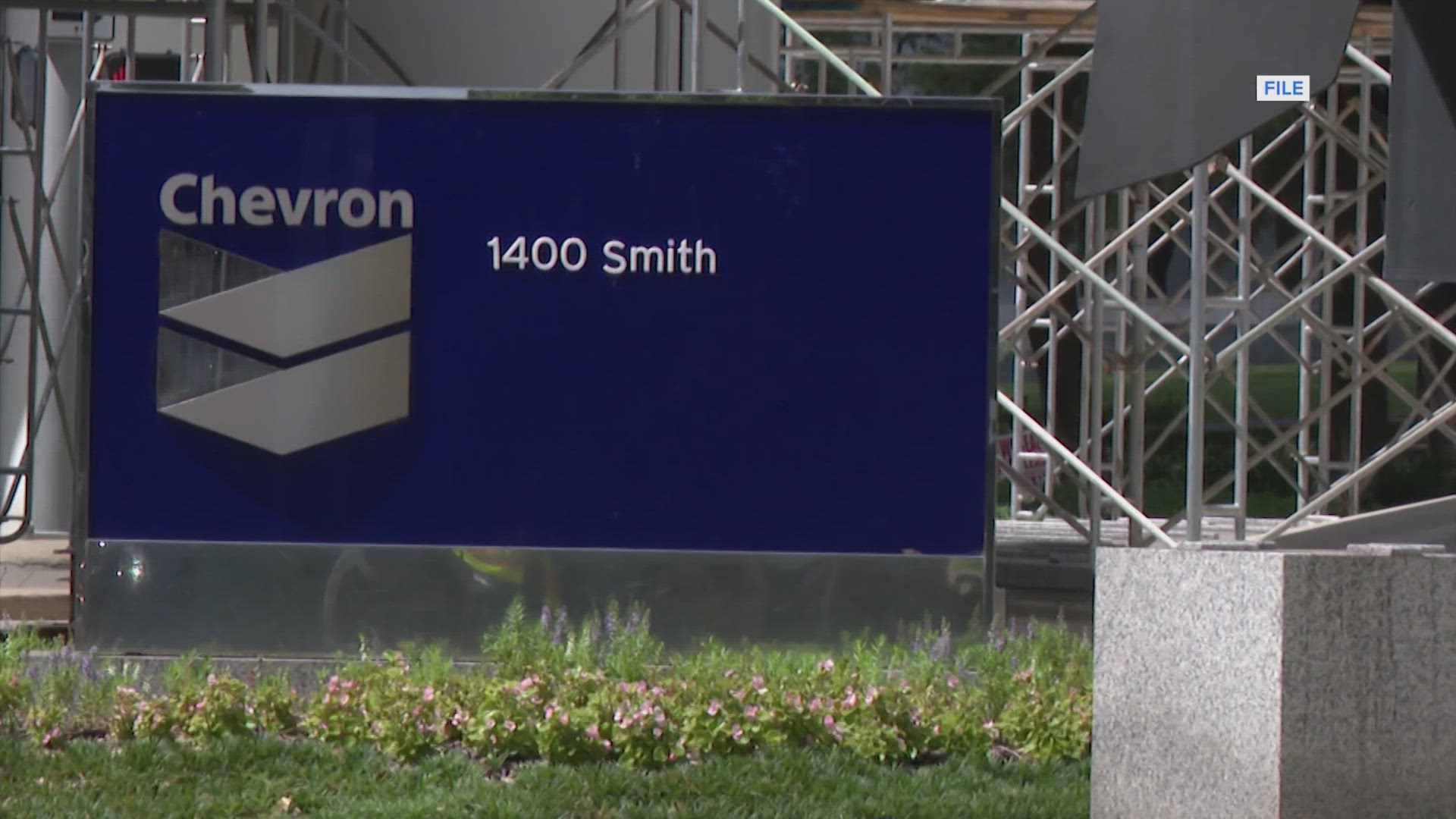 Report: Chevron to layoff 15%-20% of workforce