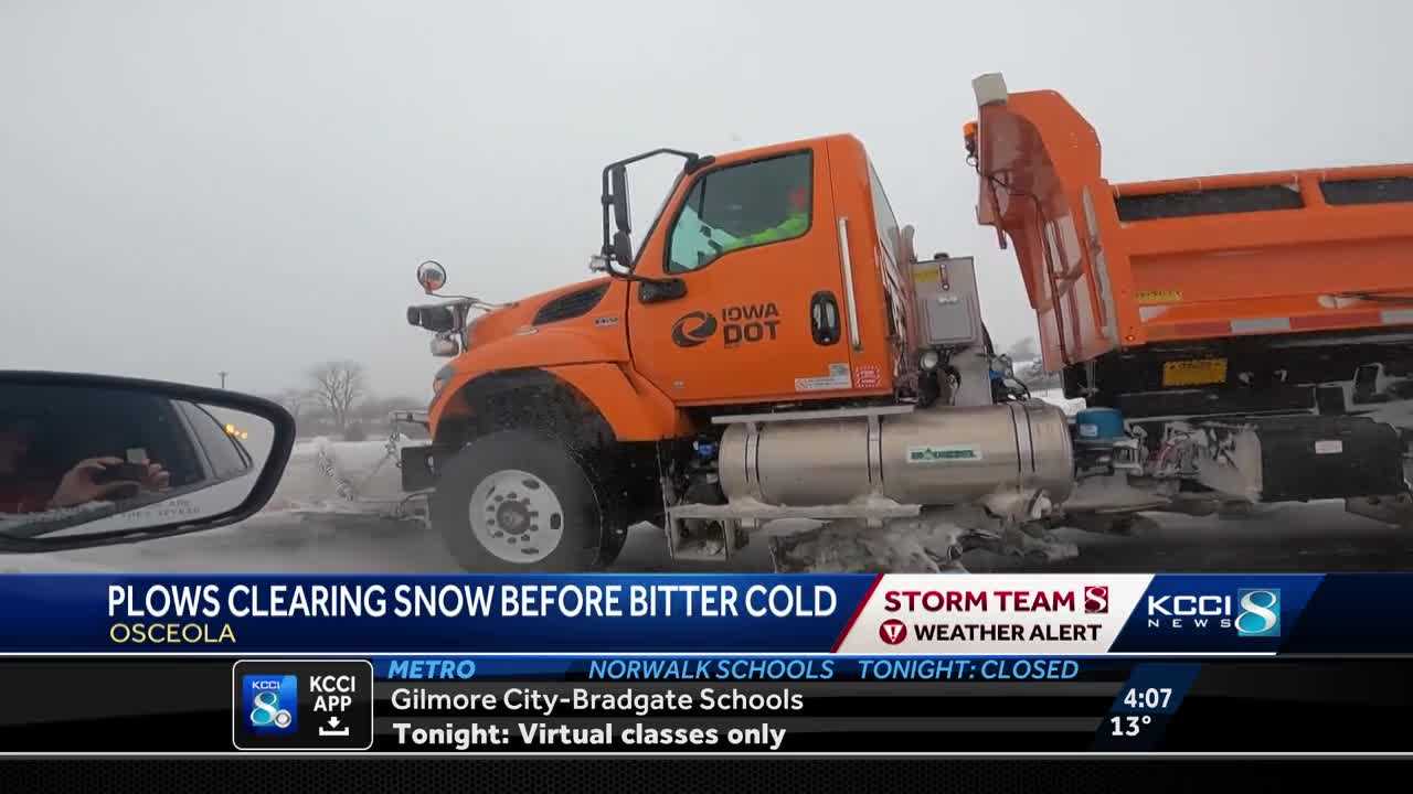 Southern Iowa hit by heavy snowfall, DOT plows work overtime
