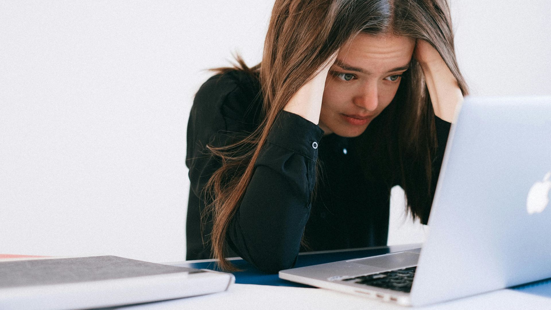 10 Signs You Might Have ADHD & 10 Tips For Maintaining Focus