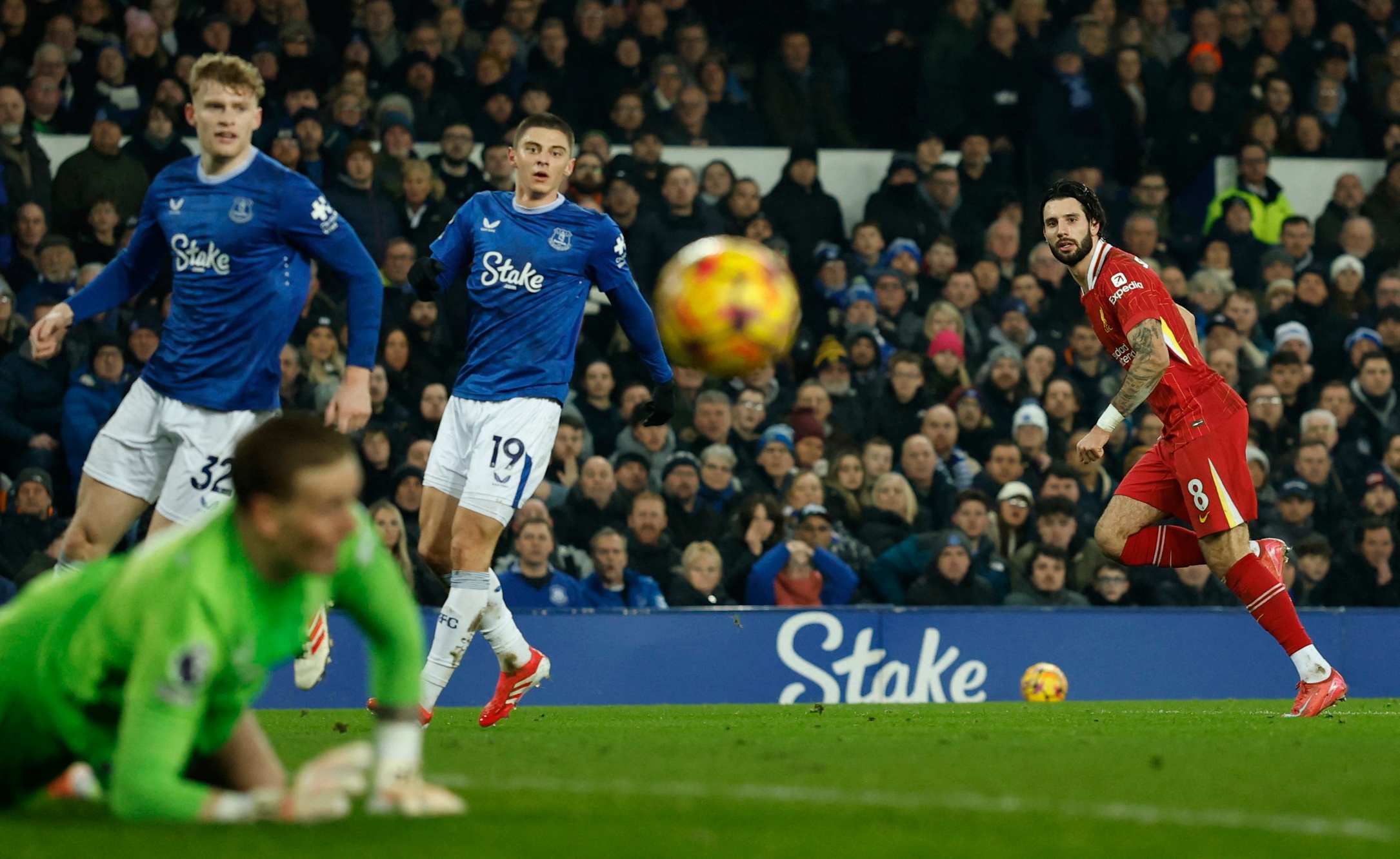 Fire(!) røde kort etter kampslutt da Everton reddet poeng mot Liverpool