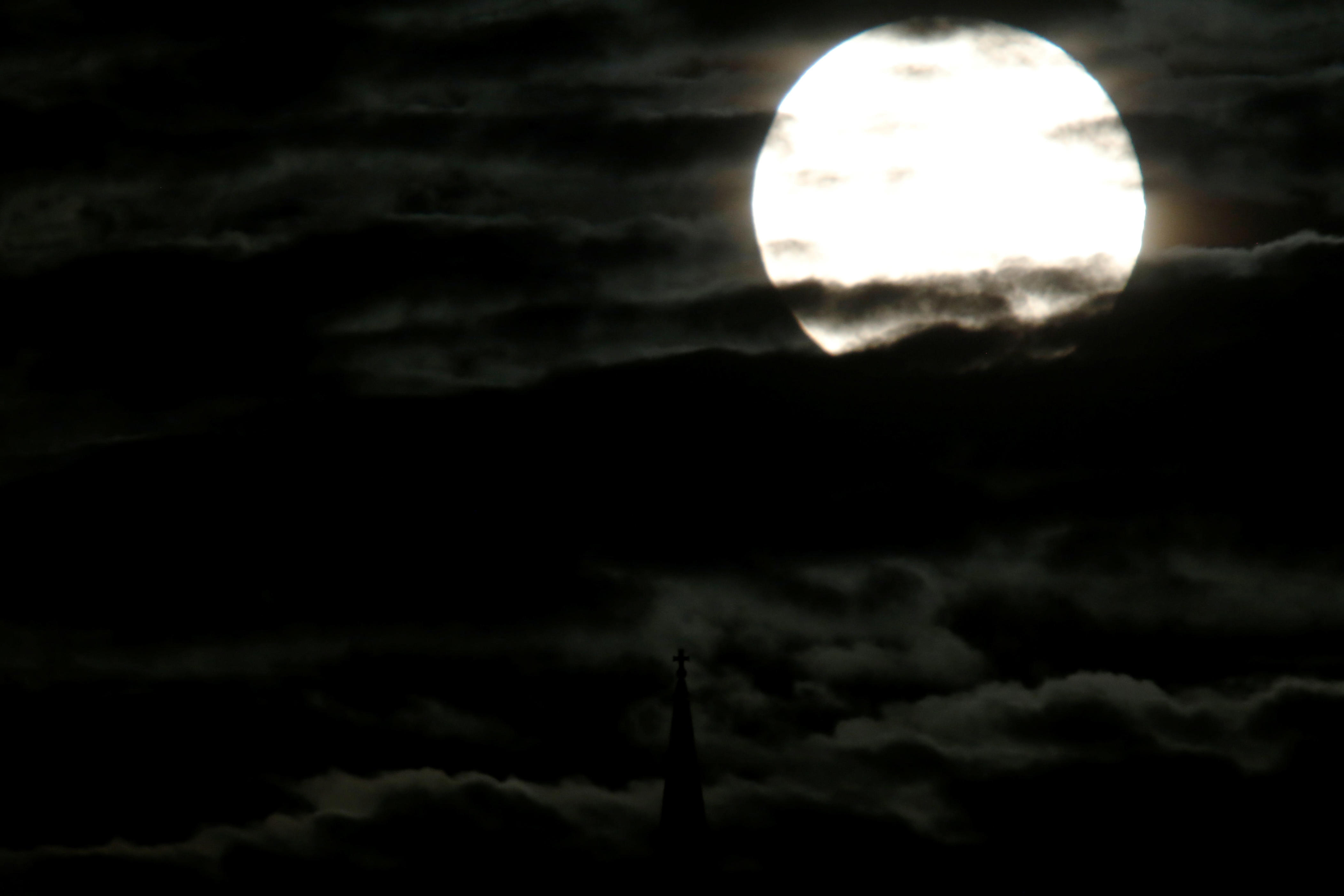 February full snow moon will rise soon. Will it bring more snow to ...