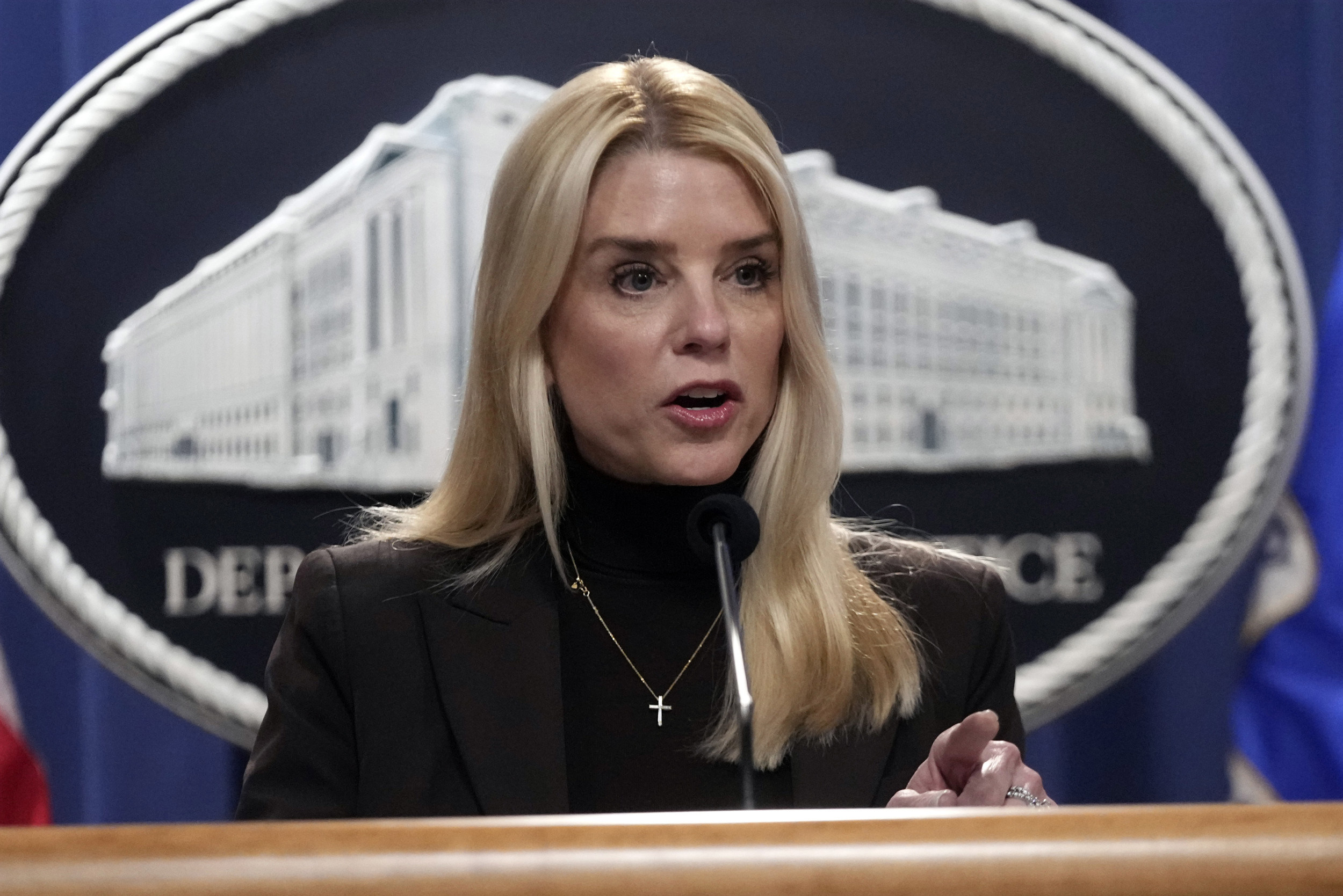 Pam Bondi Announces Lawsuit Against New York Over Immigration—'You're Next' Pam Bondi Announces Lawsuit Against New York Over Immigration—'You're Next'