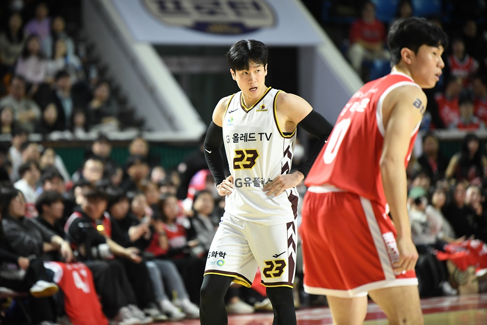 '3점슛 900개' KBL 13번째 진기록에도 아쉬워했던 베테랑, 왜?