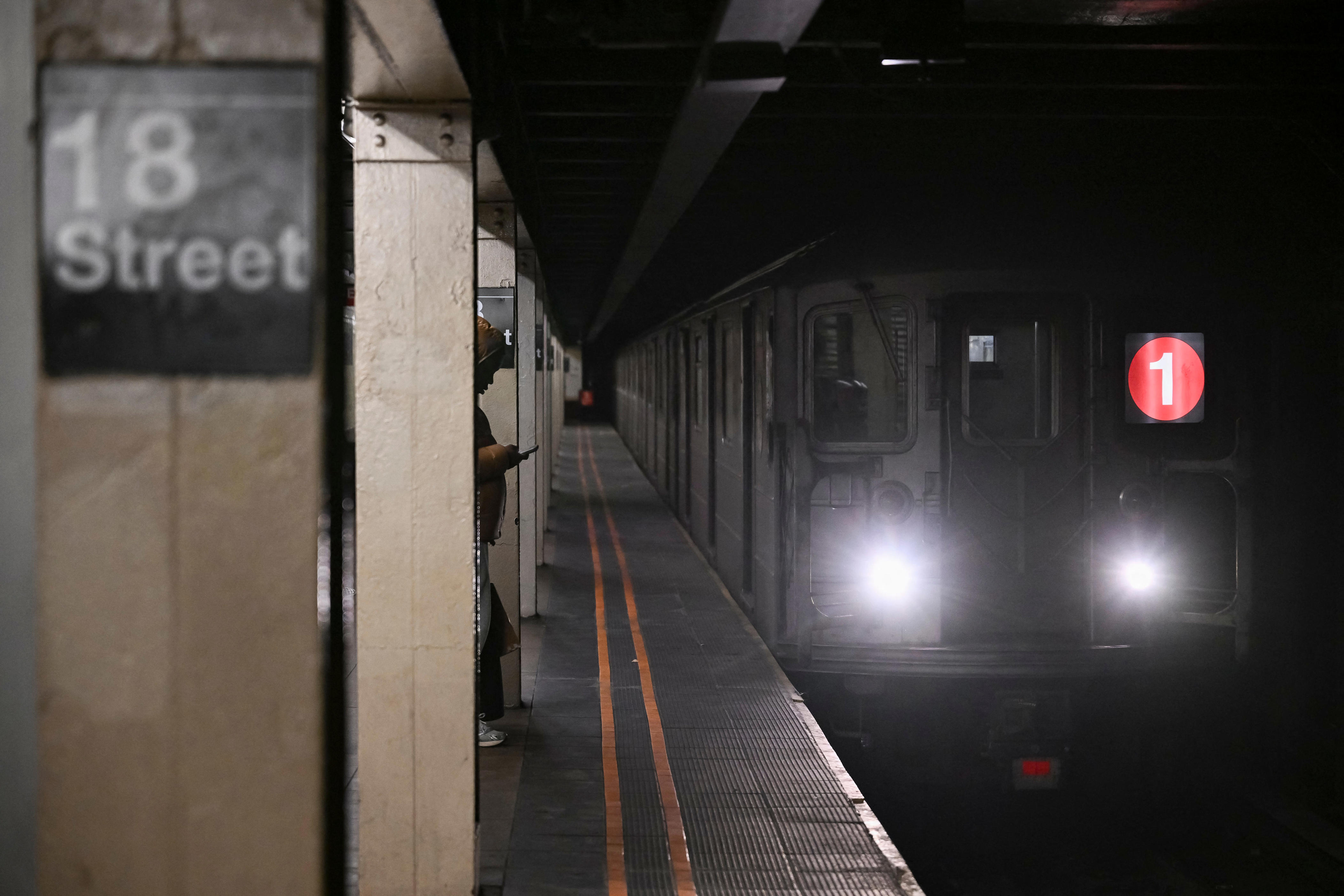 Special subway delivery: Woman gives birth to baby girl on New York ...