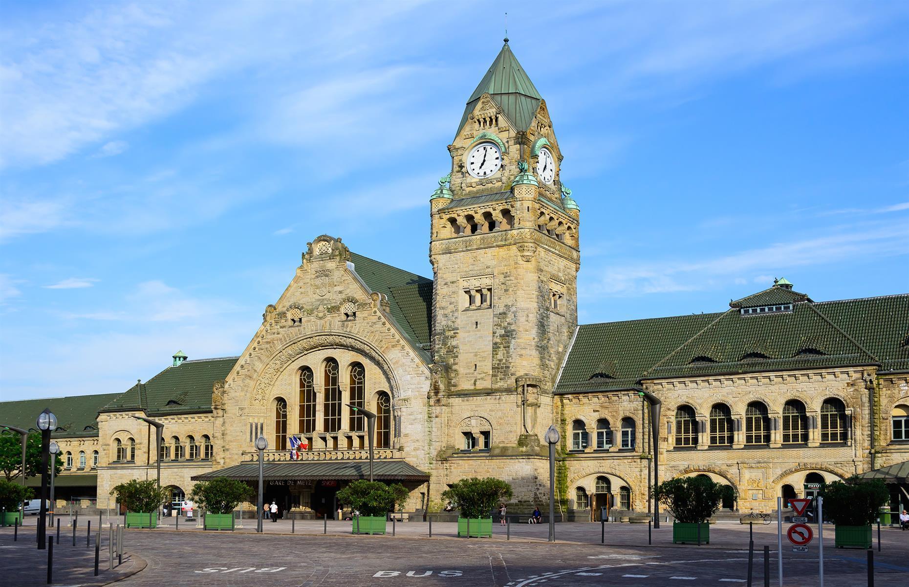 The world's 33 most STUNNING train stations you must visit