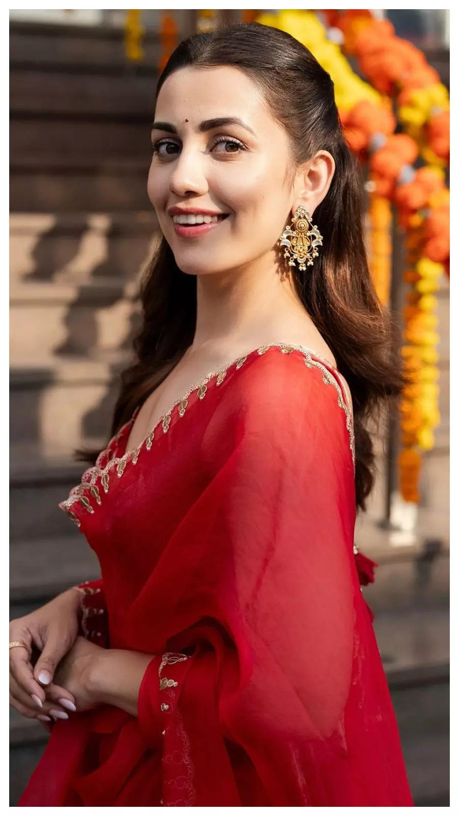 Radiant pics of Esha Kansara you can't miss