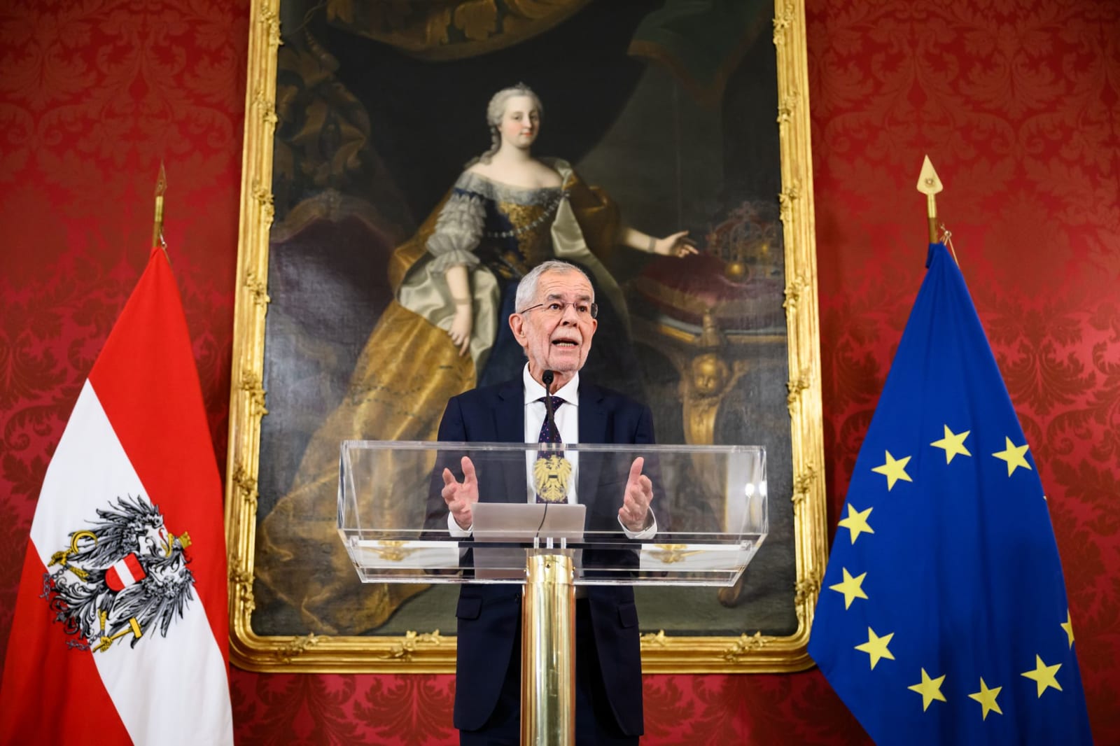Austrian president urges parties to compromise