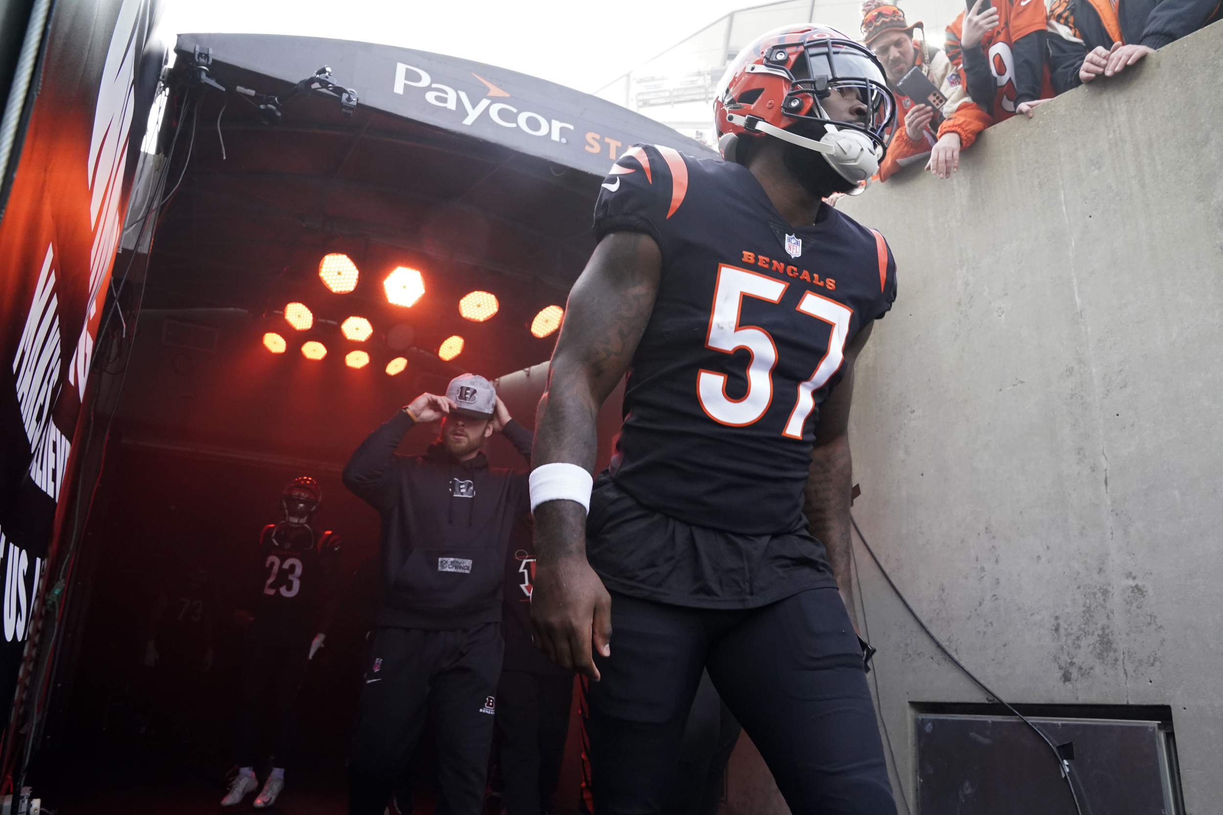 Bengals' Defensive Captain Germain Pratt Shockingly Requests Trade: Report