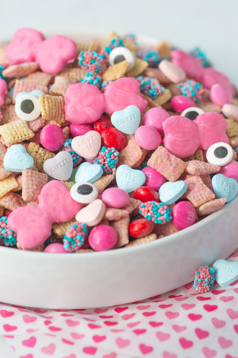 Monster High inspired snack mix recipe – the ultimate spooky-sweet treat!