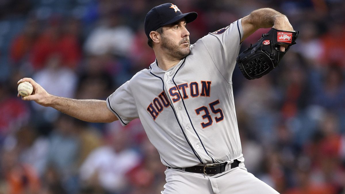 Giants expect big things from Verlander, who wears familiar number