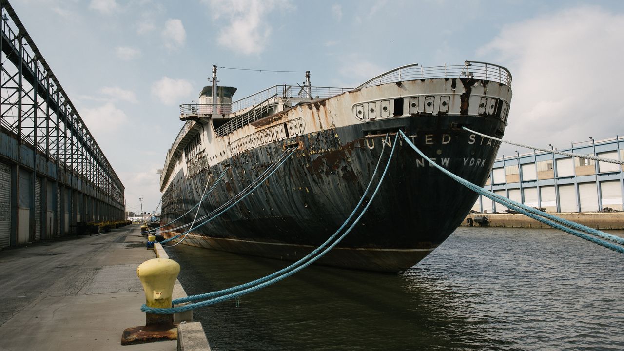 New York preservationists beg Trump to save SS United States