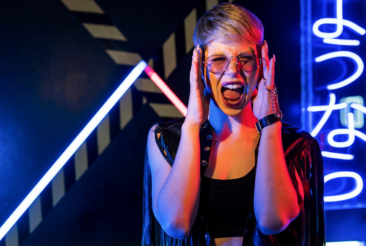 16 Best and Worst Ways to Deal With Loud Neighbors