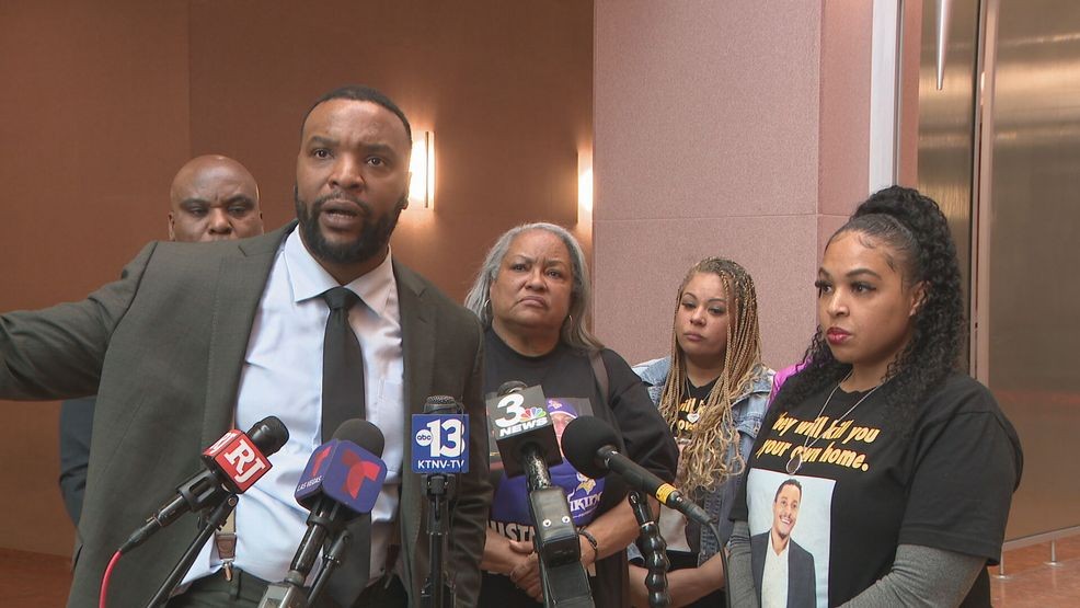 Family of homeowner shot, killed by Las Vegas police officer push for ...