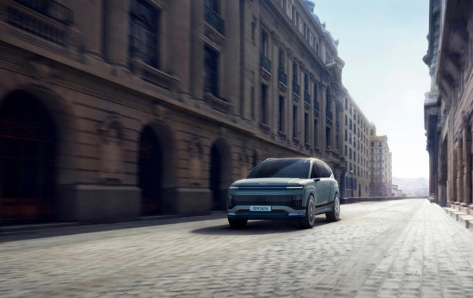 현대차 첫 전동화 대형 SUV '아이오닉 9' 출시…실구매가 '6000만원대'