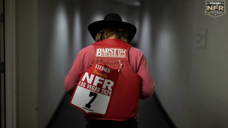 Meet 2024 PRCA Reserve World Champion Bareback Rider, Rocker Steiner