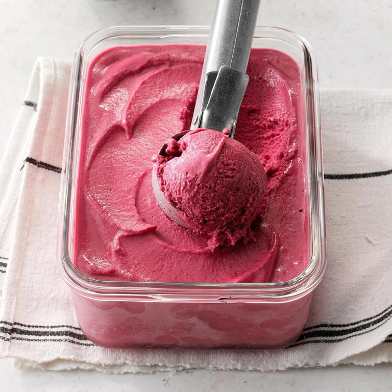 26 Easy Frozen Berries Recipes for Every Season