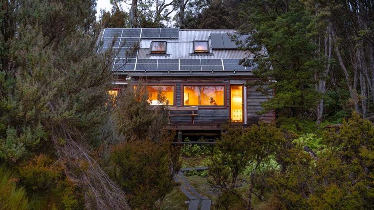 Privately operated Pine Forest Moor Overland Track hut destroyed in ...