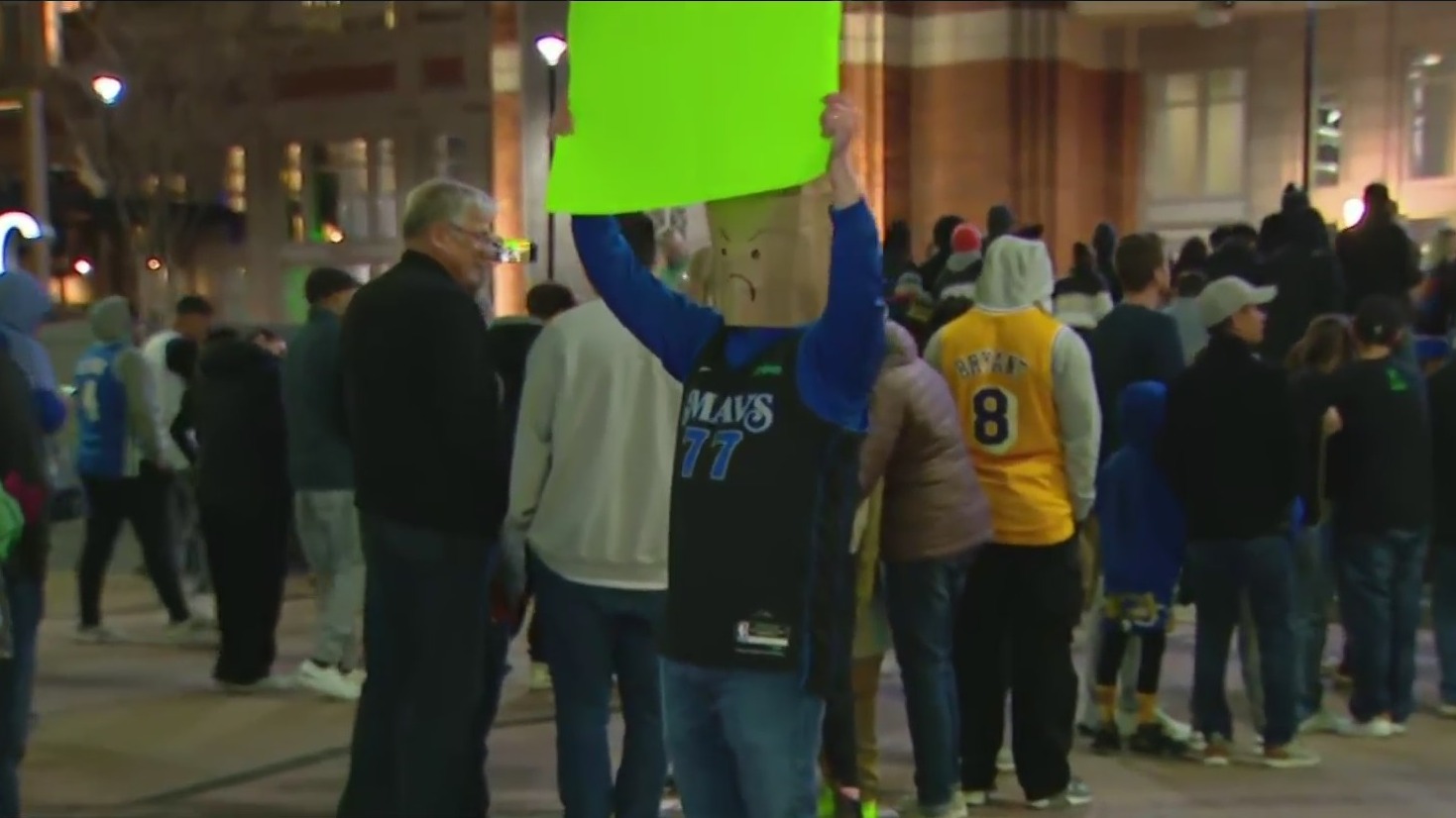 Mavs back in action two days after fans ejected over Luka Doncic trade ...