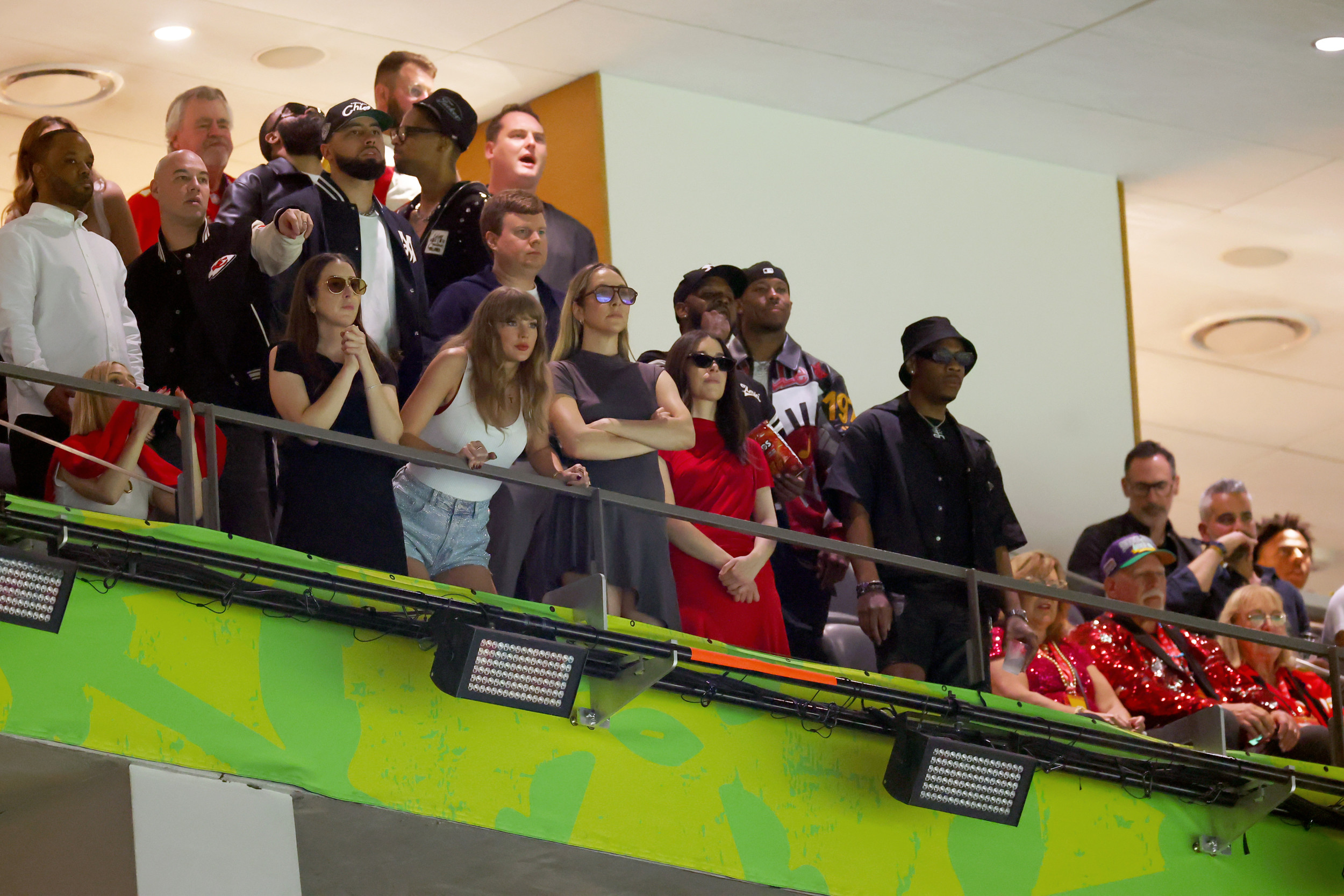 Why Fans Can't Stop Comparing Taylor Swift to This 'High School Musical ...