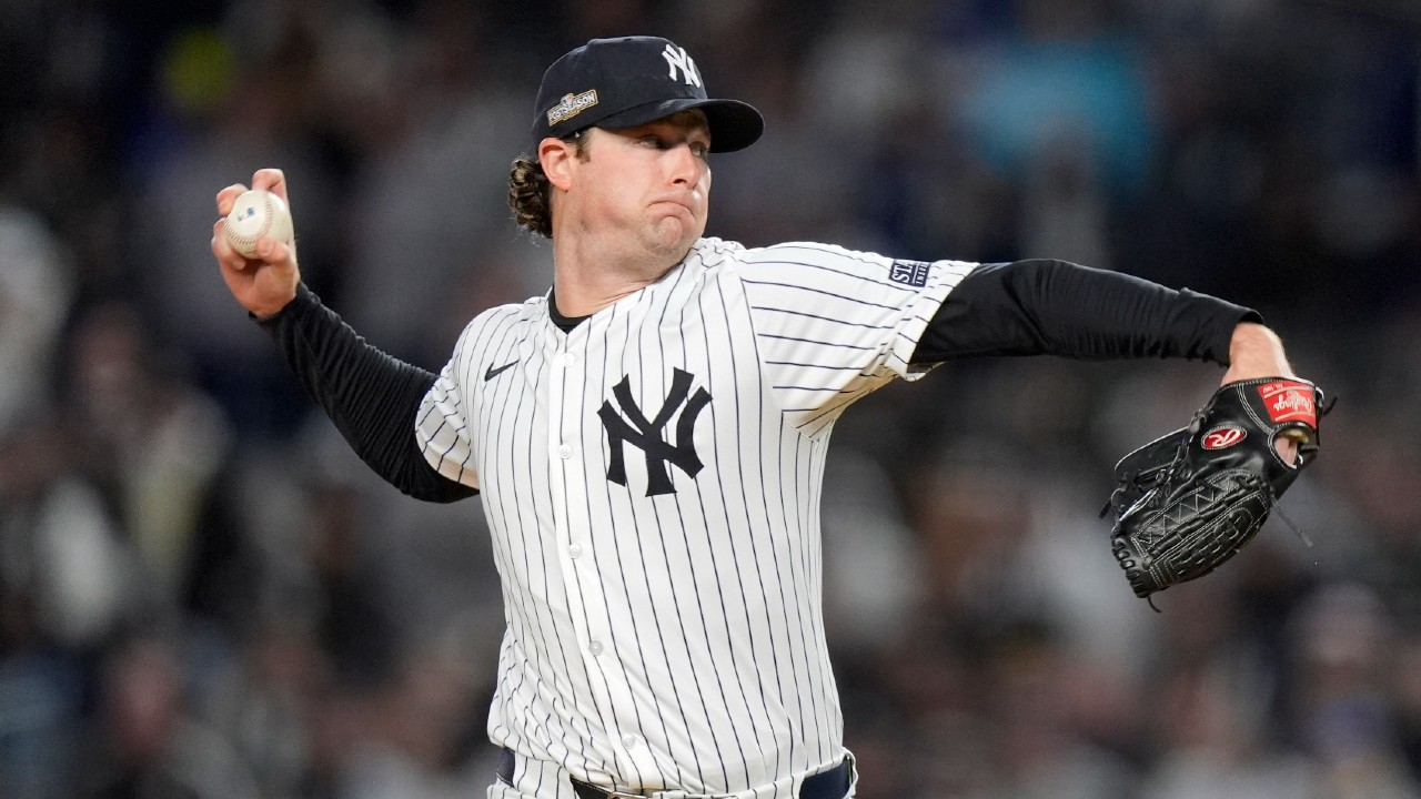 Pitchers, catchers report across MLB as 2025 season begins