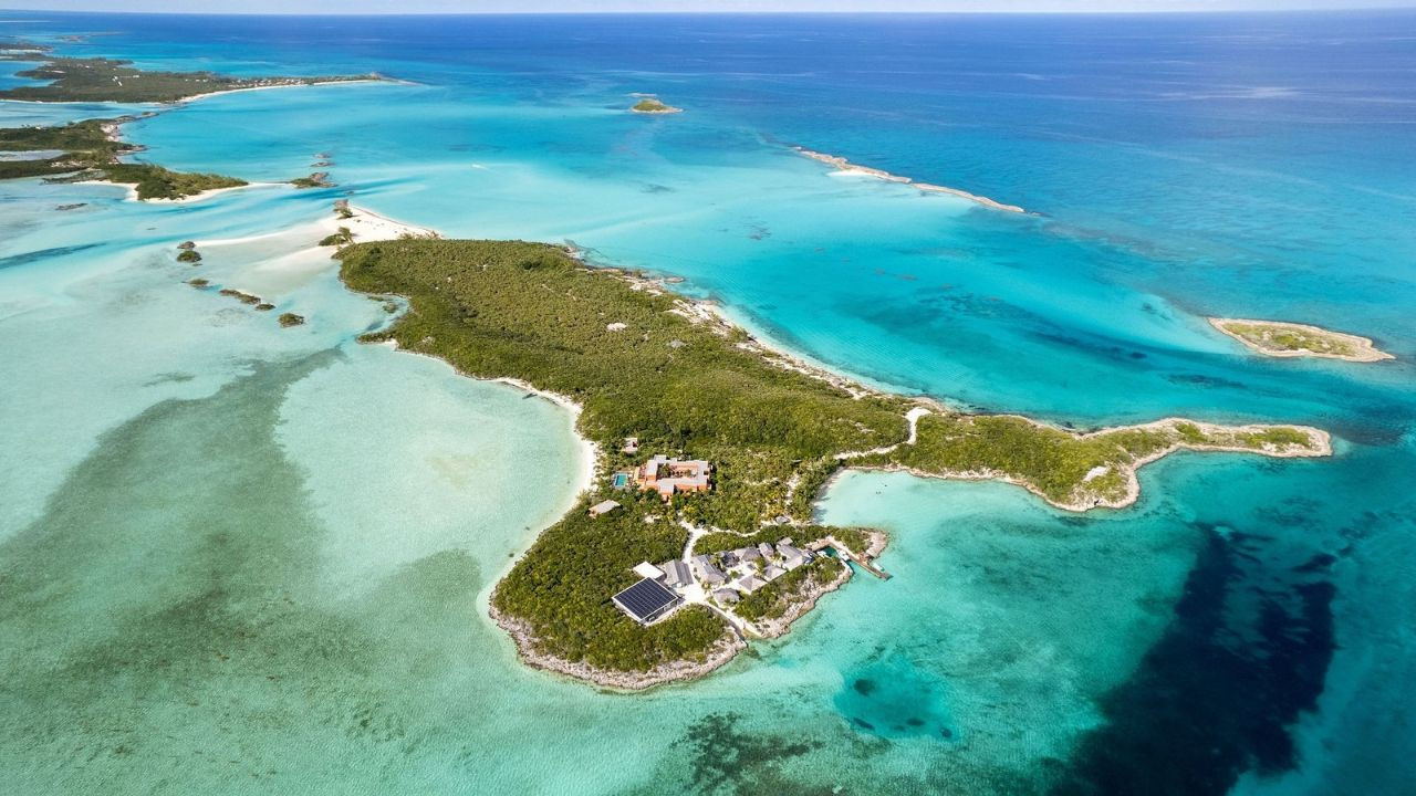 Luc Besson : cette île incroyable que Sarah Saldmann ne verra jamais qu ...