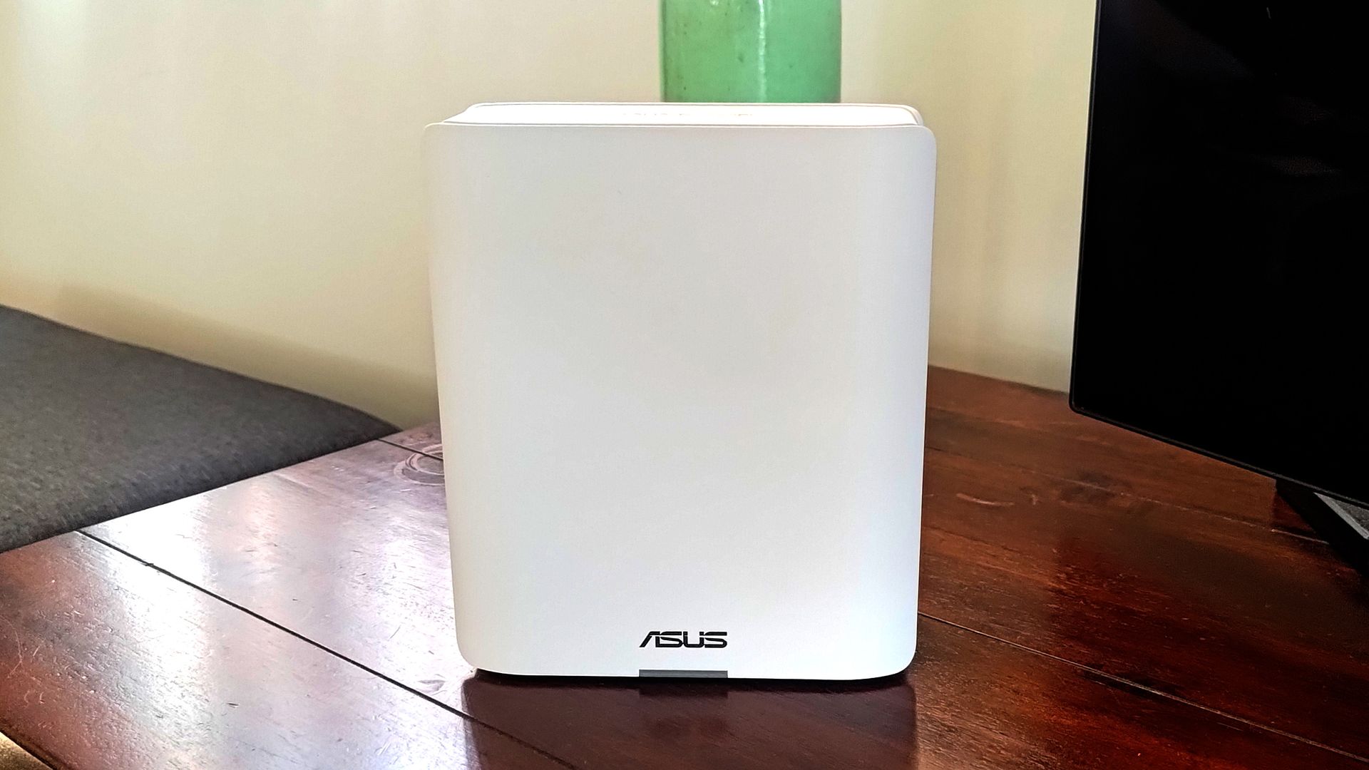 Asus ZenWiFi BT10 review: sleek and super fast Wi-Fi 7 mesh, but you'll ...