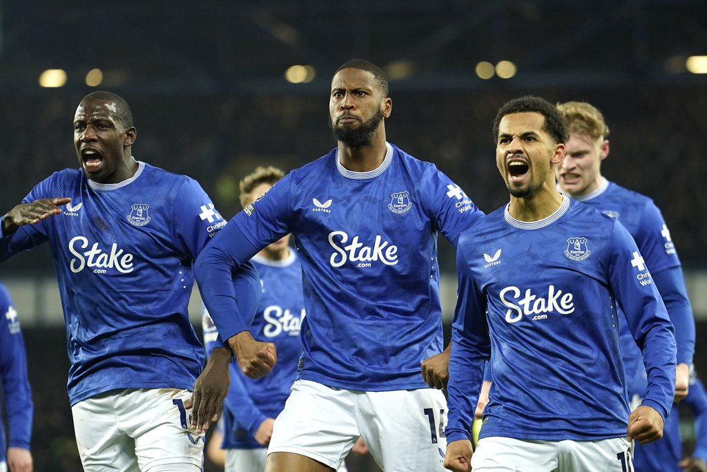 Everton scores stoppage-time equalizer against Liverpool in last ...