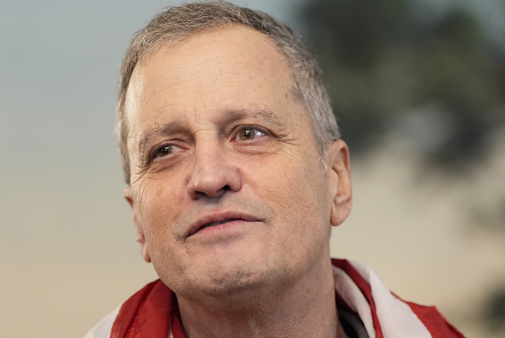 Trump upends US policy on Ukraine and says he and Putin have agreed to ...