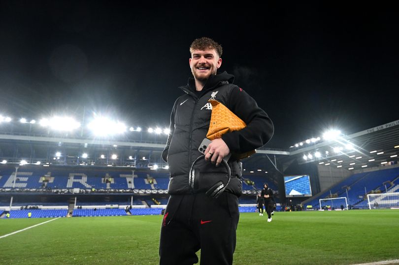 Harvey Elliott offers blunt response when asked about Everton fans ...