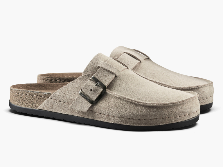 8 best men’s slippers that are comfortable and stylish