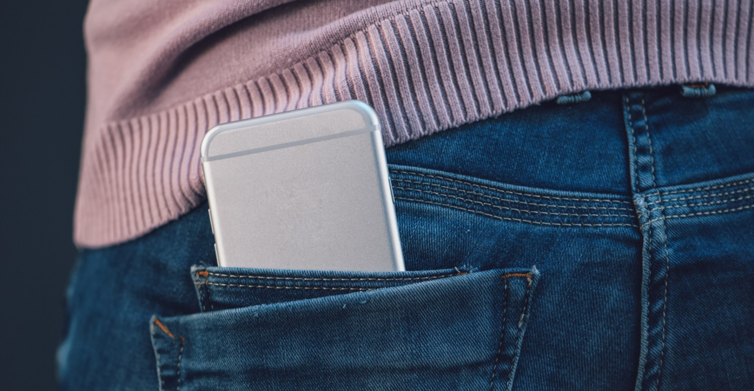 Smartphone explodes in woman's pocket during bus ride