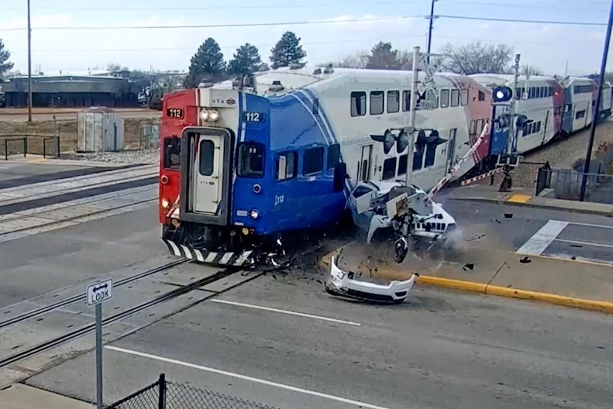 Driver ditches SUV moments before high-speed train collision