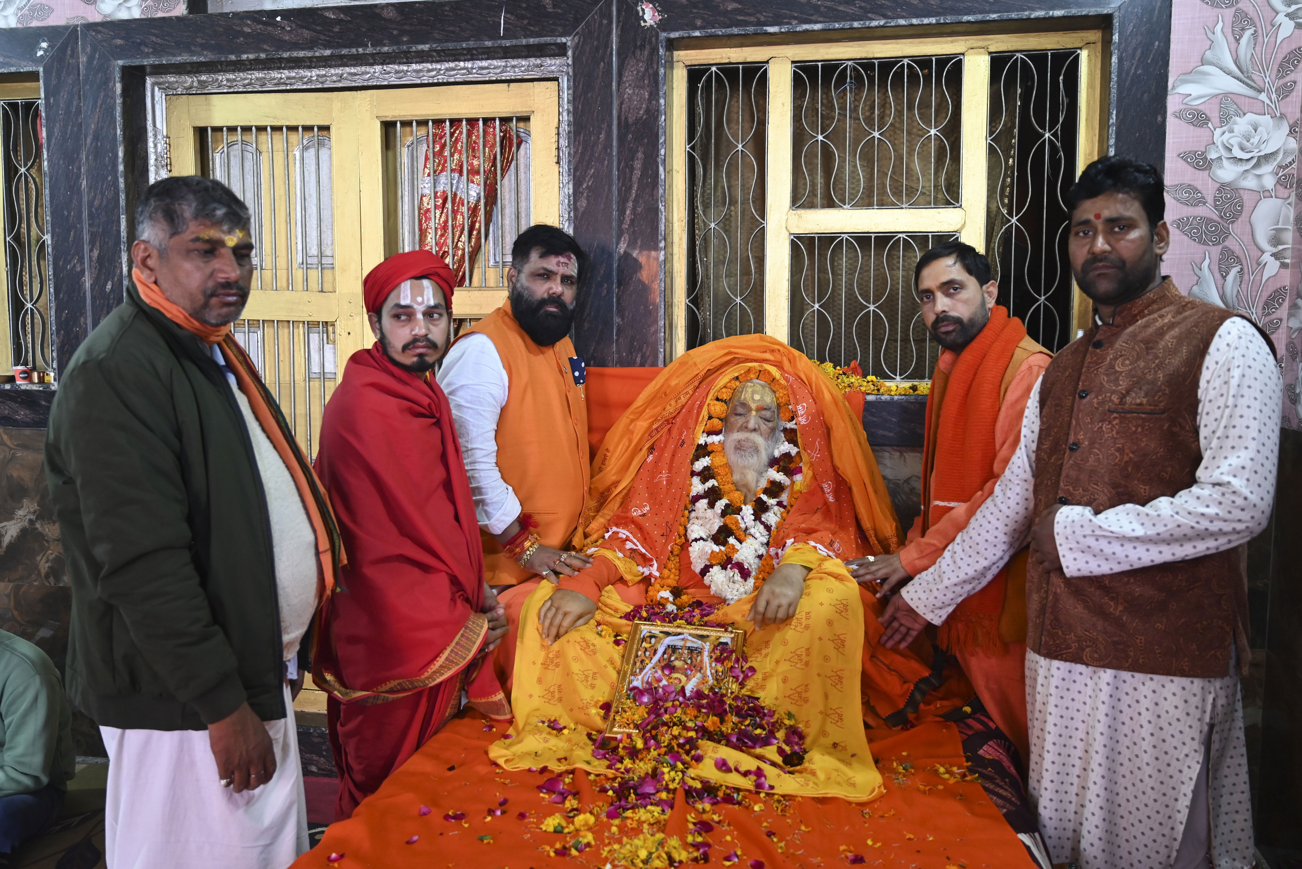 Ayodhya temple chief priest's body to be taken out in procession
