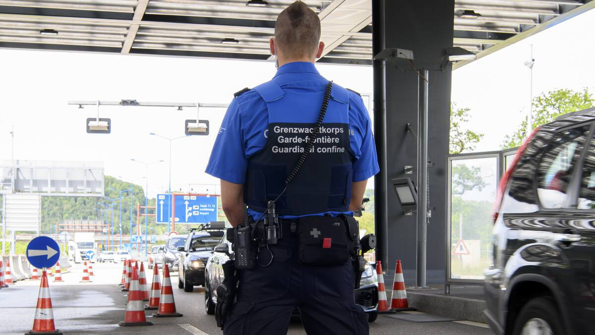 Kampf gegen illegale Migration: Politiker wollen Schweizer Grenze ... Kampf gegen illegale Migration: Politiker wollen Schweizer Grenze ...