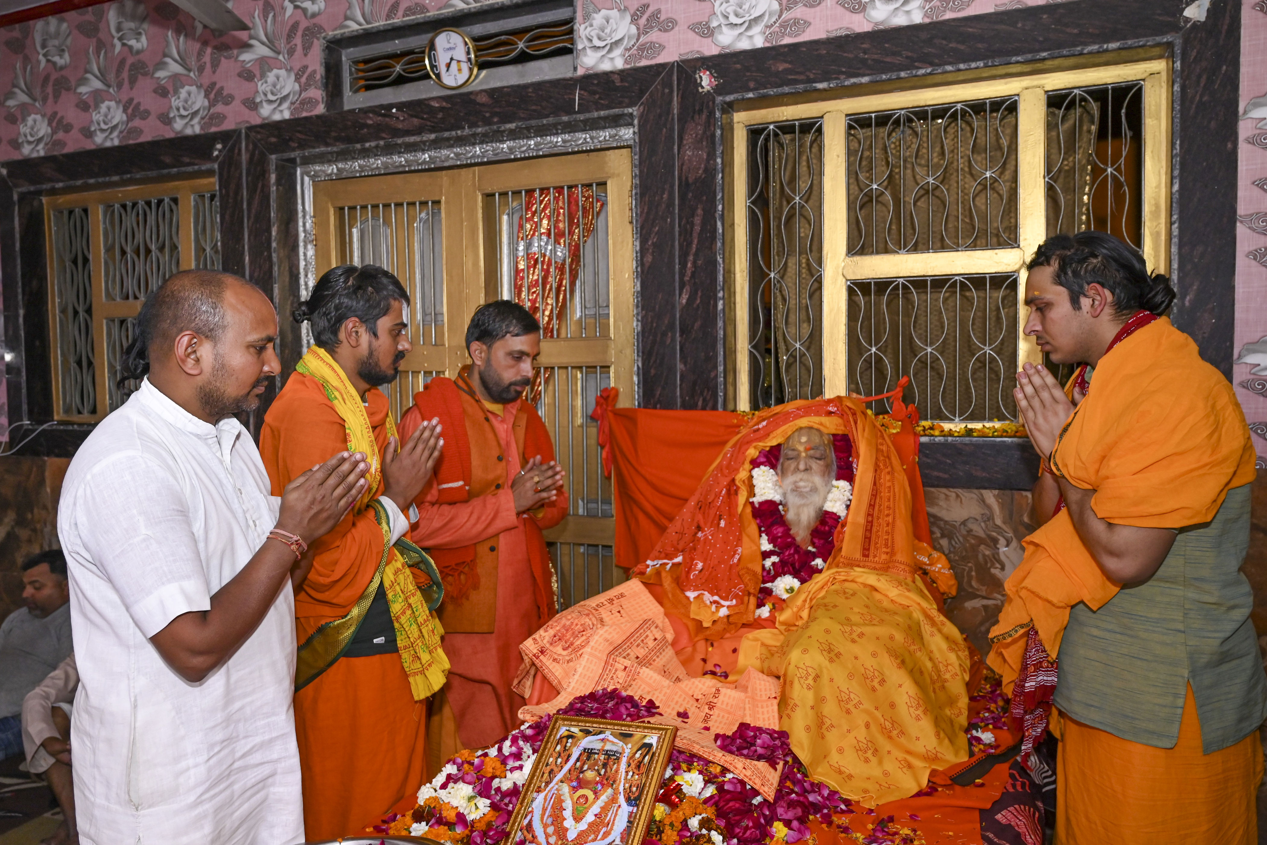 Ayodhya temple chief priest's body to be taken out in procession