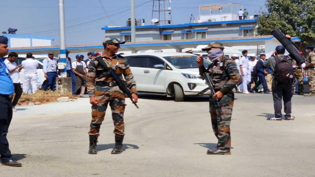 India-Russia Joint venture hands 40,000 India-made AK203 to MoD