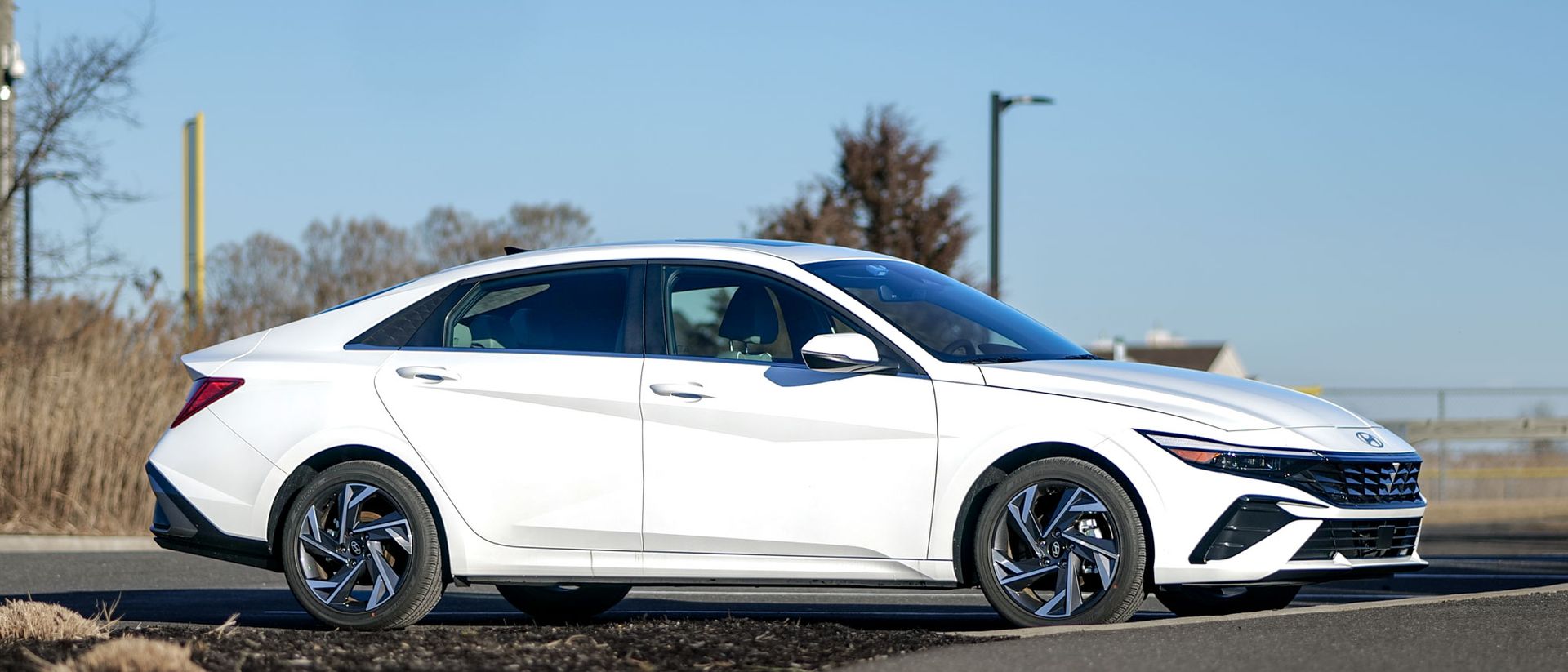 I drove the Hyundai Elantra Hybrid for a week — and I didn't expect ...