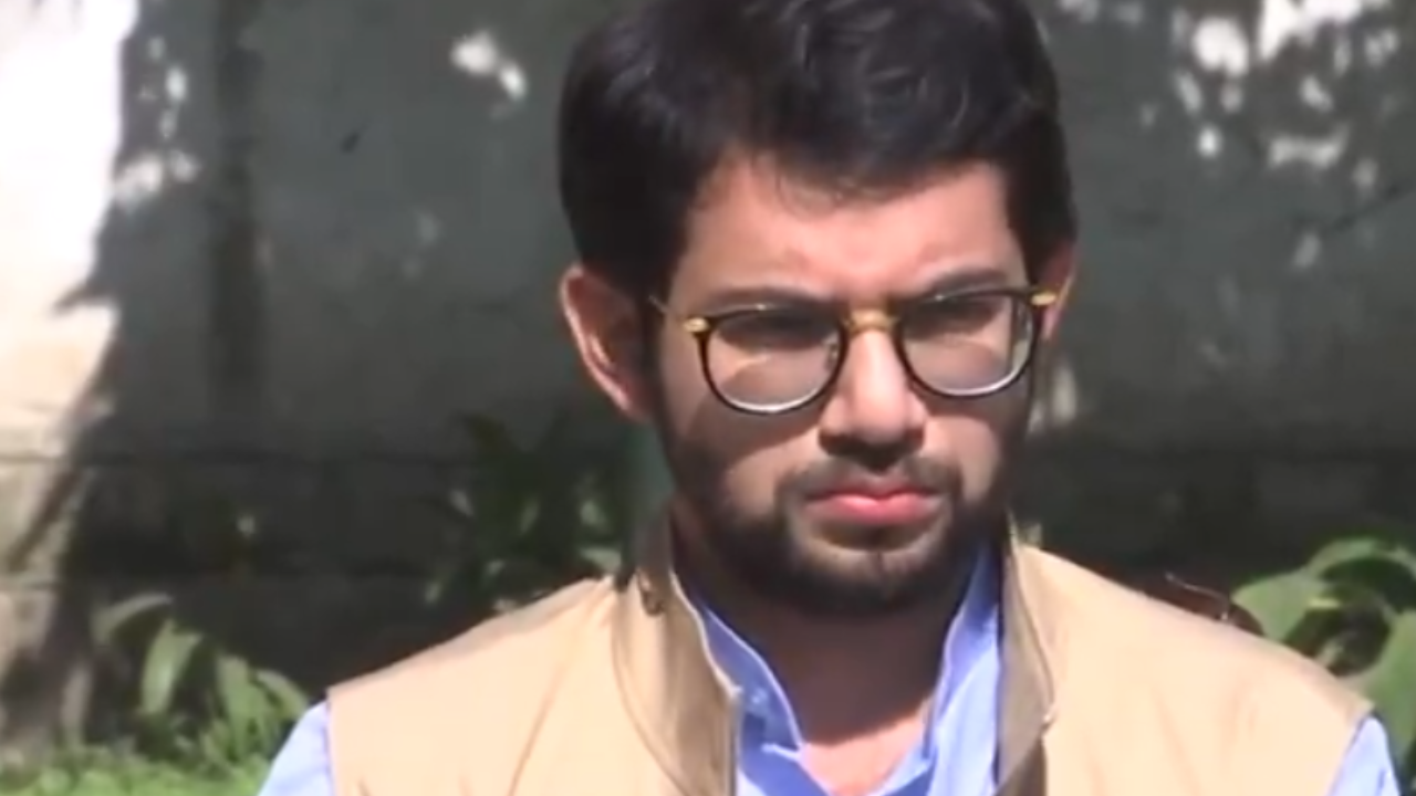 'Jo Maharashtra drohi hai, woh desh drohi bhi hai': Aaditya Thackeray ...