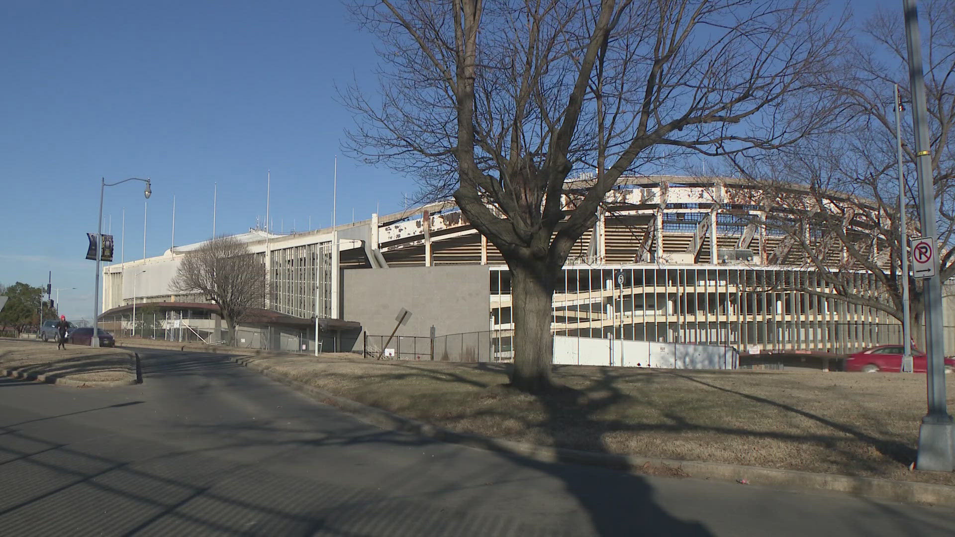 Officials hold community meeting on the future of DC's RFK Stadium site
