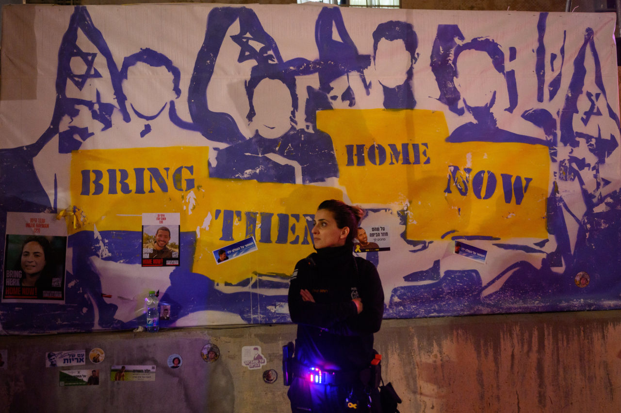 Israel and Hamas Agree to Resolve Cease-Fire Dispute