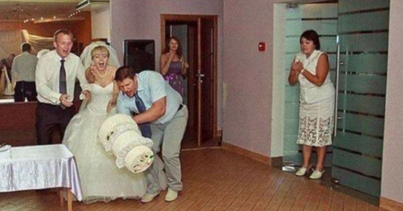 Wedding Photo Fails That Are Impossible To Forget