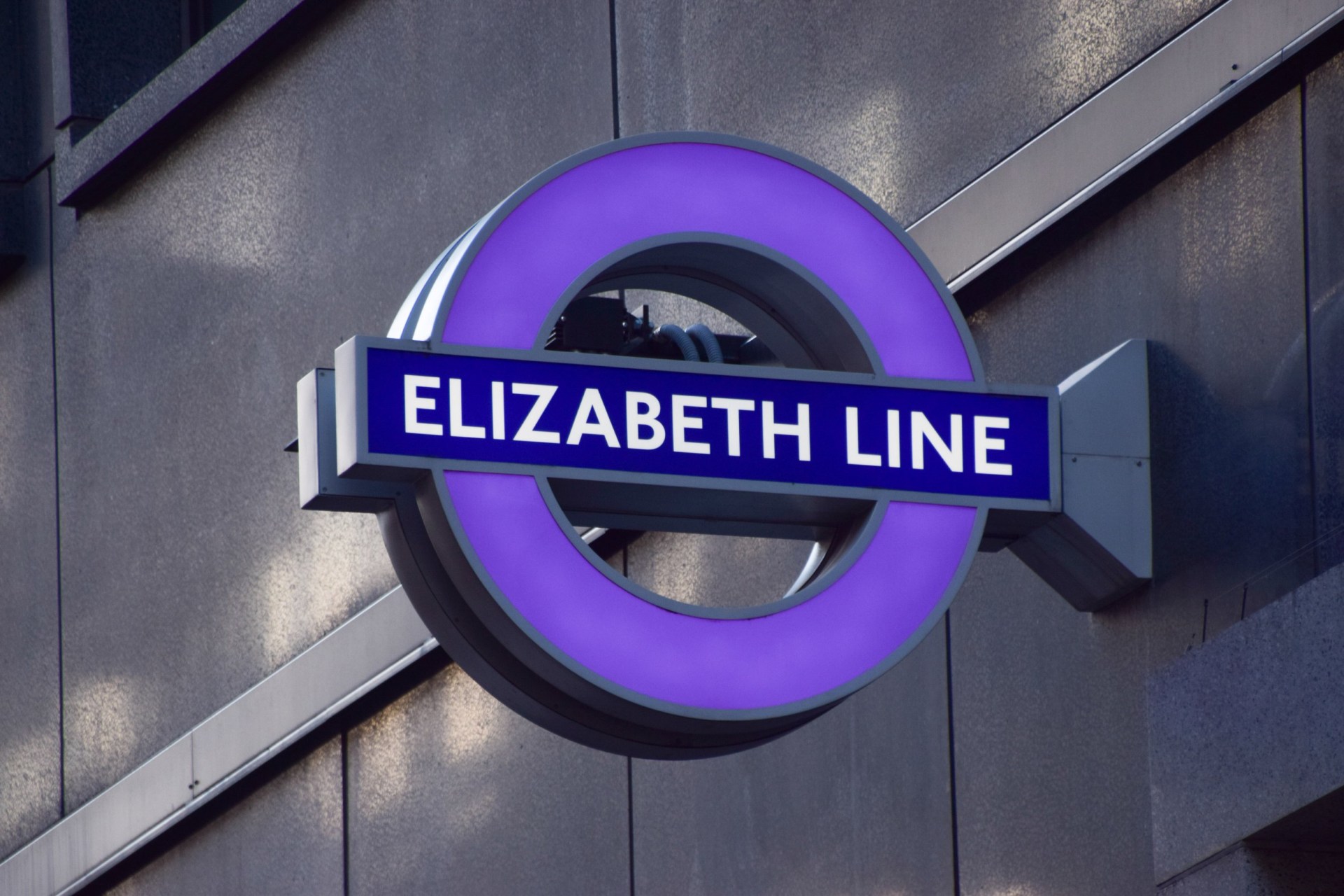 Elizabeth line drivers to go on strike in days - full list of dates ...