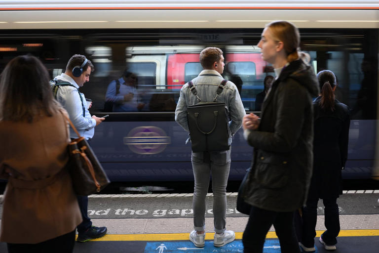 Elizabeth line drivers to go on strike in days - full list of dates ...