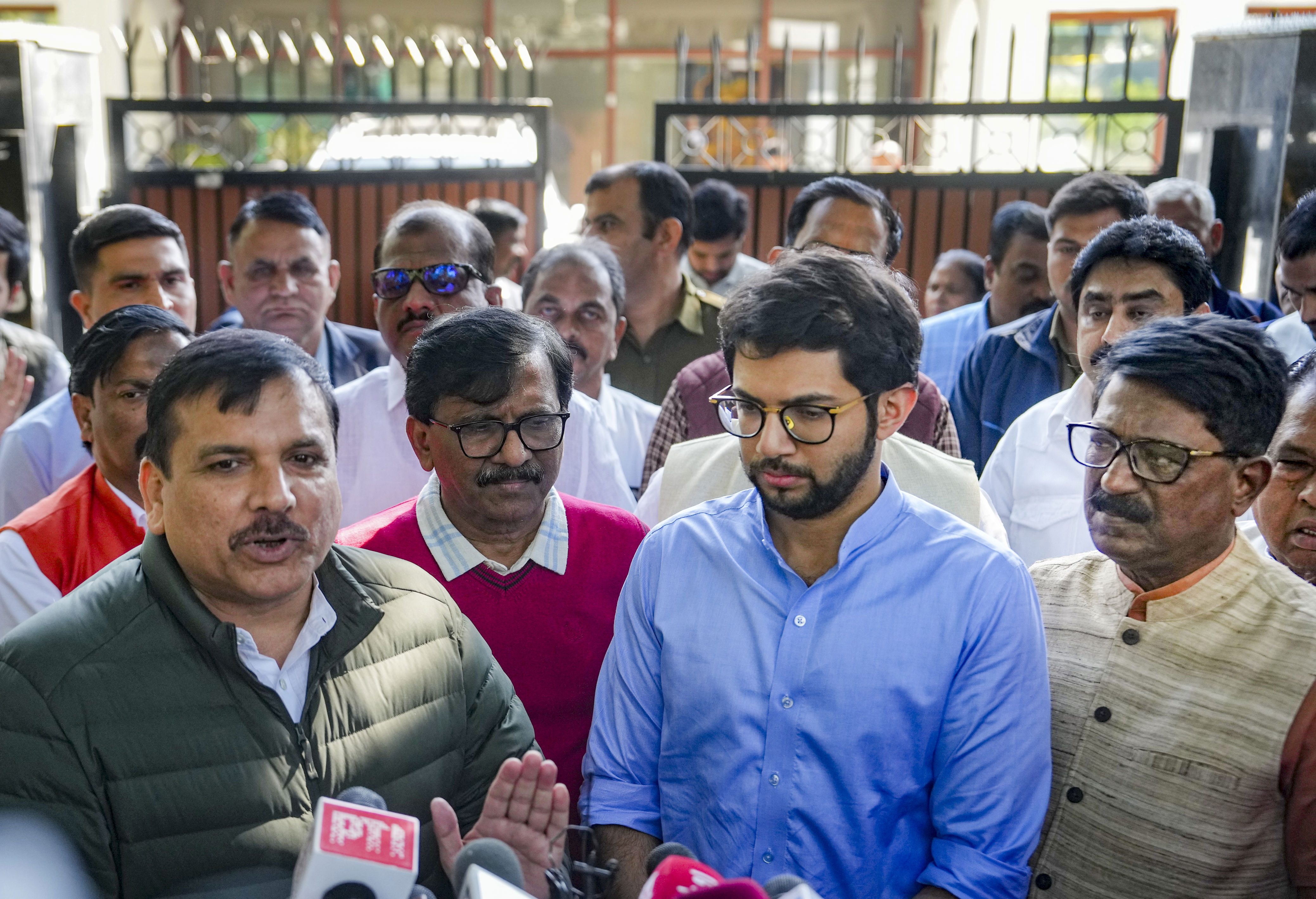 Aditya Thackeray meets Rahul Gandhi, Kejriwal; says need clarity on poll process