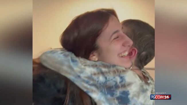 Aggredita a Oslo dall'ex, le immagini di Martina che cerca di tornare ...