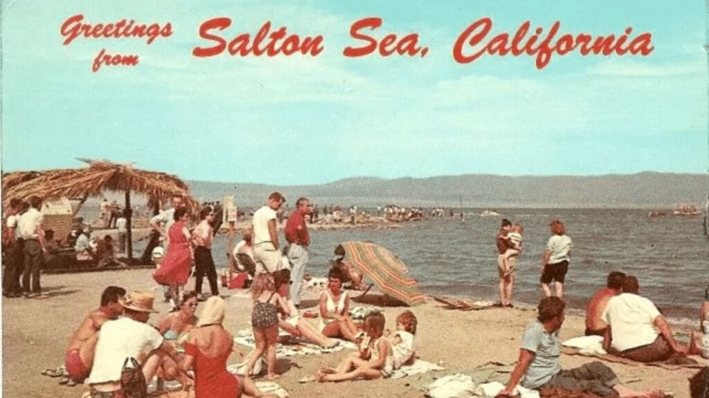 20 Classic Postcards from America’s Once-Beloved Vacation Spots