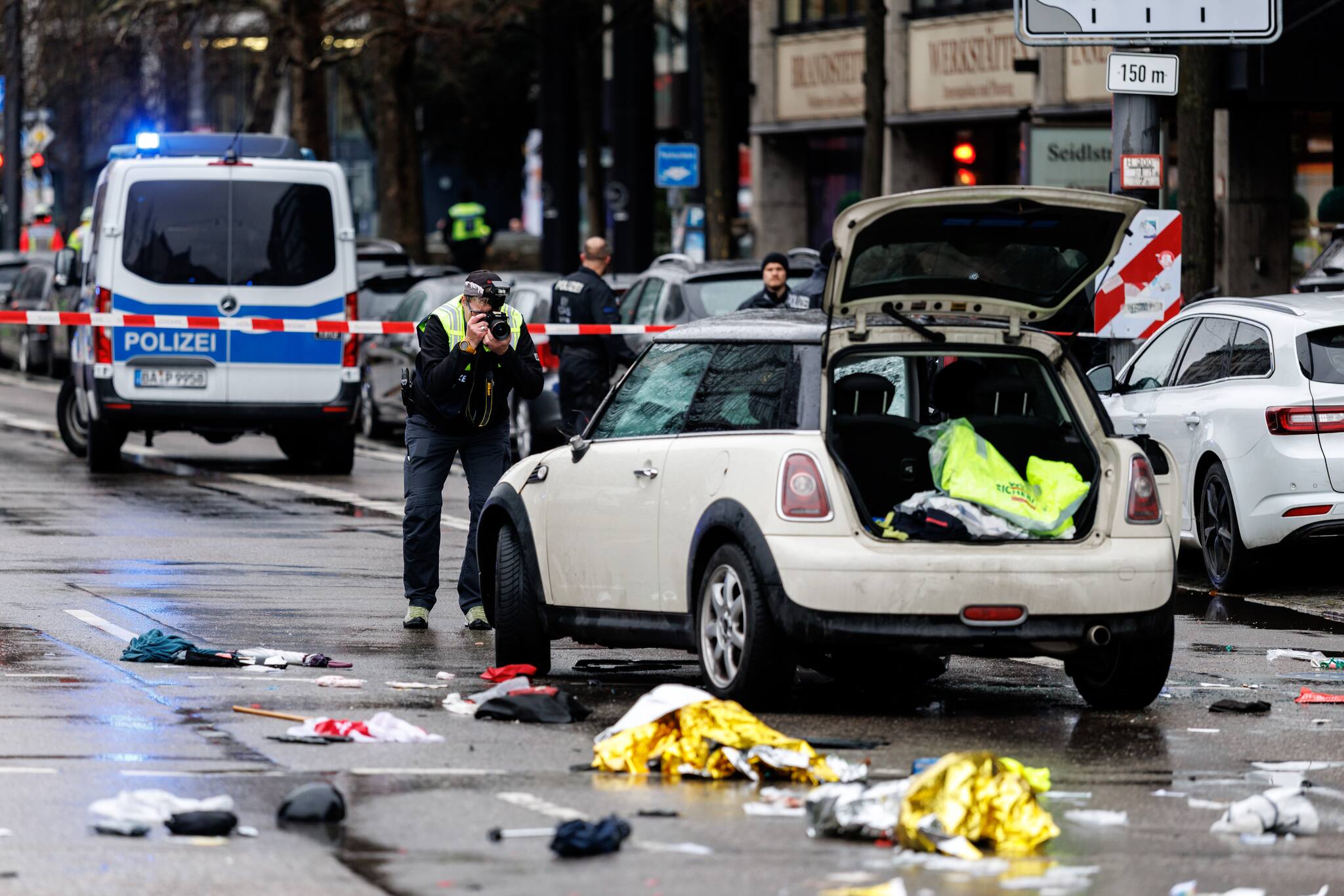 Anschlag in München? Auto fährt in Verdi-Demo, 27 Verletzte - was ...