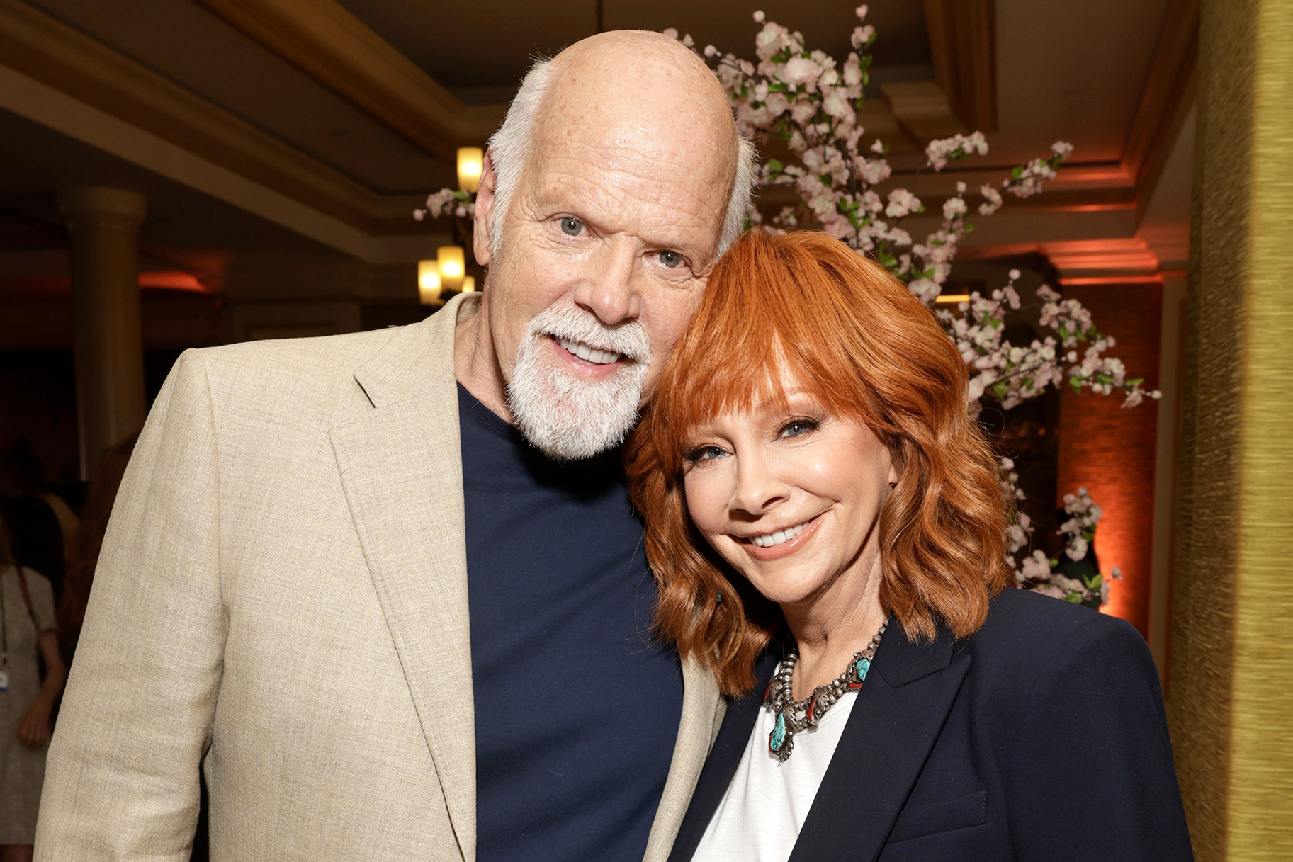 Reba McEntire Calling Rex Linn Her "Boyfriend" on the Happy's Place Set ...