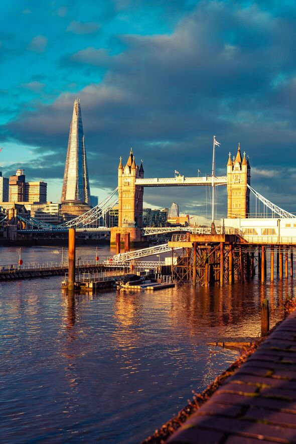 Date clocks will 'spring forward' with sun to set after 8pm in UK