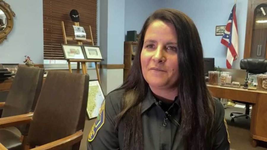 Single mom becomes first woman police officer on local Ohio force